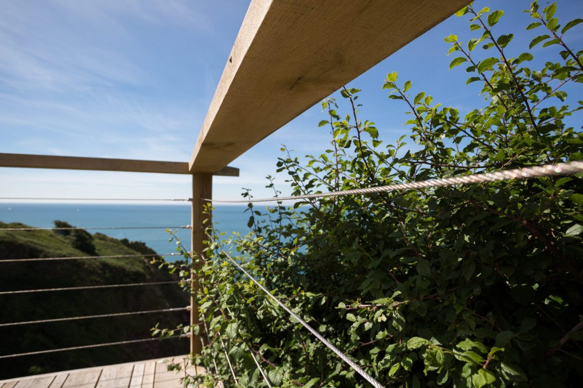 Cantilevered Cliff Deck - Leo Forte